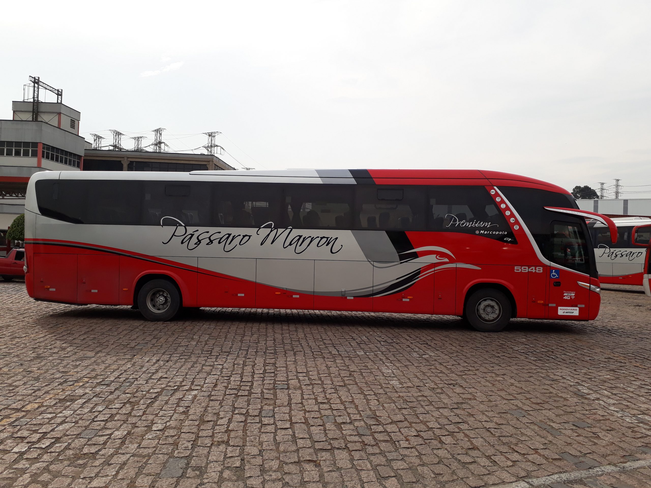 História | ônibus Passaro Marron